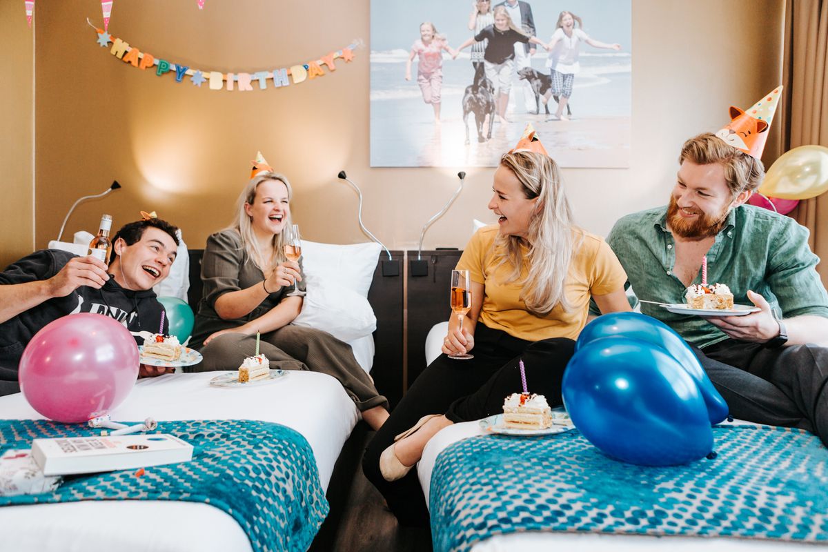 4-Person Double Studio | The Hague Teleport Hotel